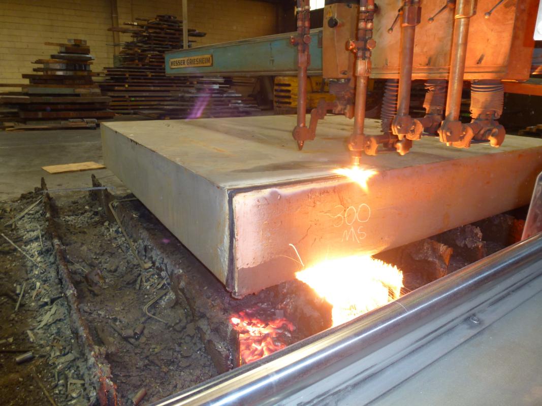Cutting blocks out of 300mm thick steel from a 10 ton slab