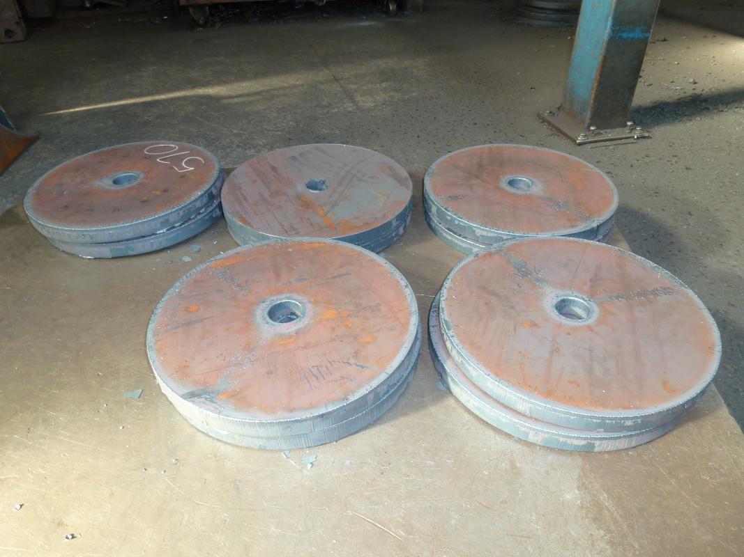 Cutting blocks out of 300mm thick steel from a 10 ton slab